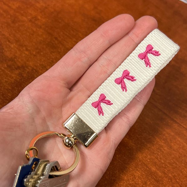 Pink Bow Keychain / Bow Embroidered Keychain / Coquette Bow Embroidery ...