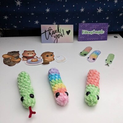 Snapping Fidget Worm - Etsy