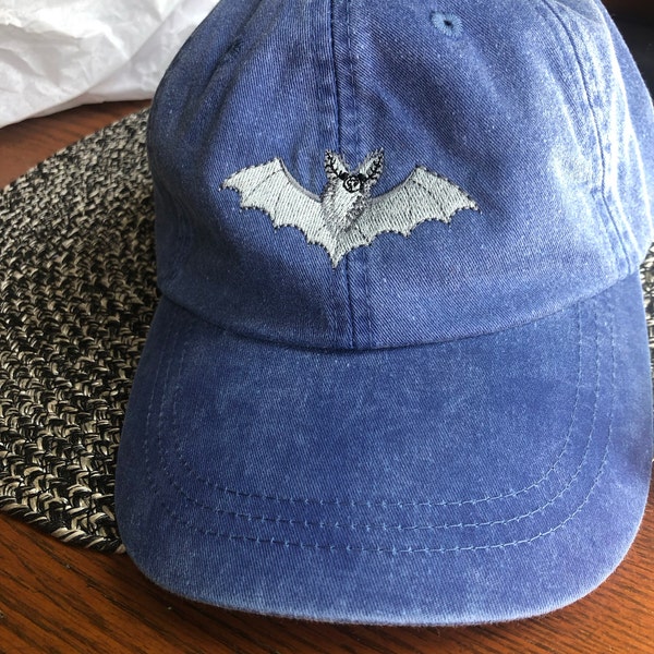 BAT HAT - One Embroidered Men Women Flying Wildlife Baseball Cap ...