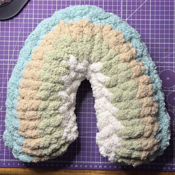 Milaney Rainbow Pillow Tutorial / Pattern, Finger Knitting / DIY ...