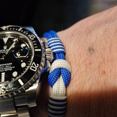 Thin Paracord Bracelet. Bangle Rope Made of Paracord and Carabine for ...