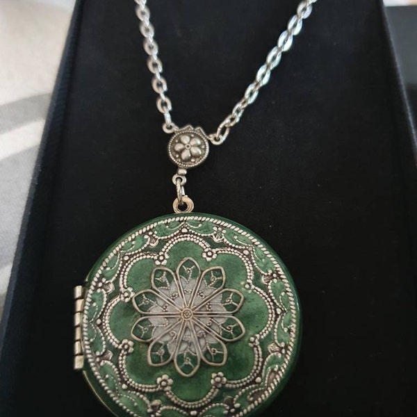 Teal Locket, Antique Style Silver Locket. Gift for Women. - Etsy