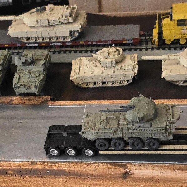 N Scale 1:160 Combat Platoon (4) M2 Bradley and (4) M1 Abrams - US Army ...