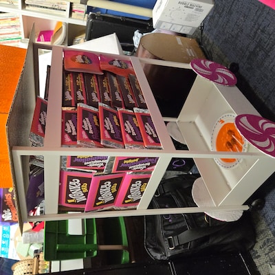 Willy Wonka JR. Prop Wonka Bar Wrappers, Nutty Crunch Surprise, Whipple ...