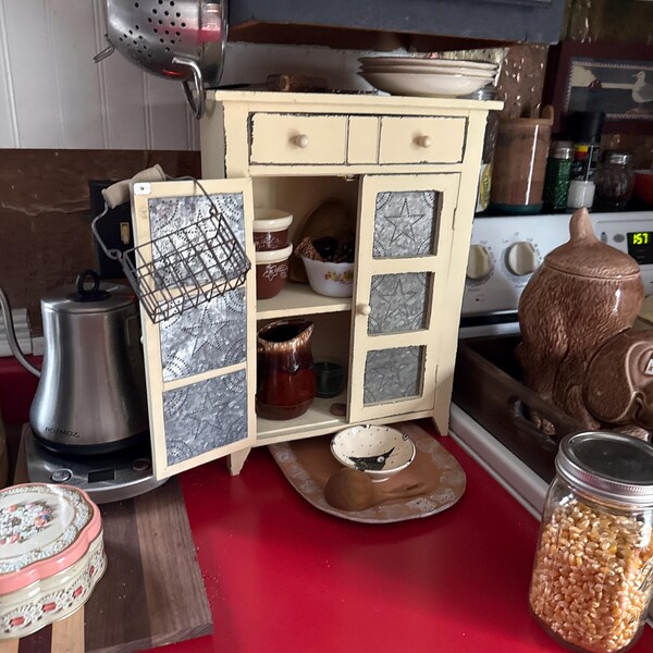 DRIED LAVENDER in 2 Vases Chicken Wire Crate Sale!!!!!!!!!!!!!!!!! - Etsy