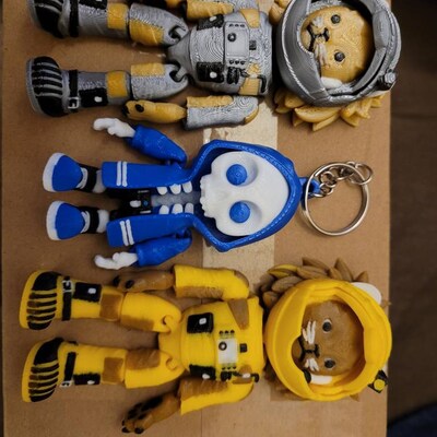 3D Printed Robot With Controller Holder and Game Card Storage ...