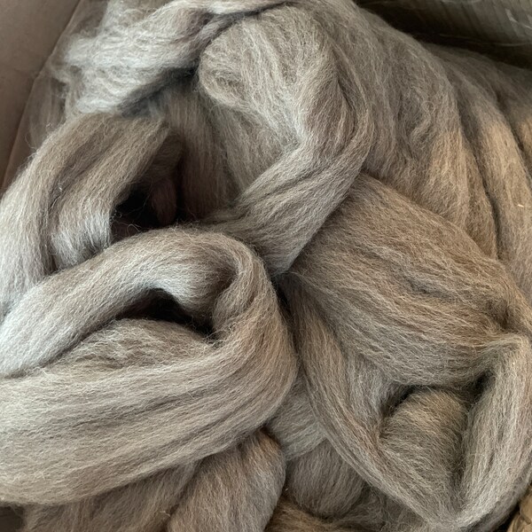 22 Lb Wholesale Wool Roving, Natural Un Dyed White Wool Top Fiber ...