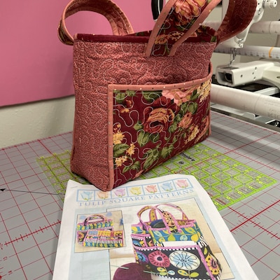 Potted Flowers Quilted Table Topper Tulip Square Pattern - Etsy