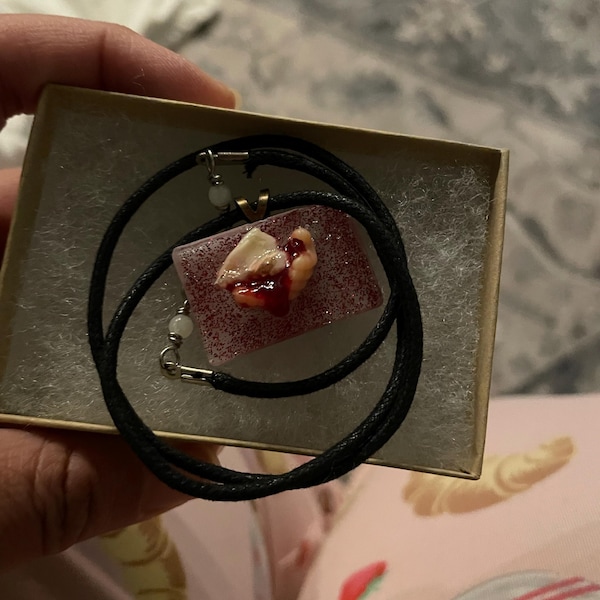 Unique Bloody Stump, Severed Hands Horror Dangle Earrings - 'true Crime ...