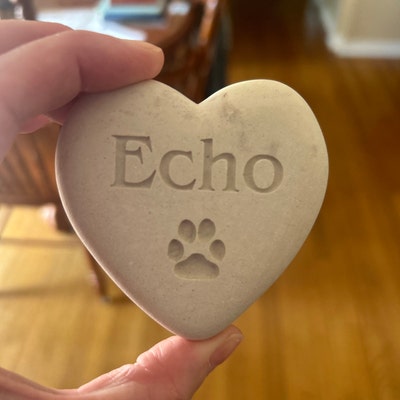 Pet Memorial Stone in Cream, Engraved Heart Rock With Your Pets Name - Etsy