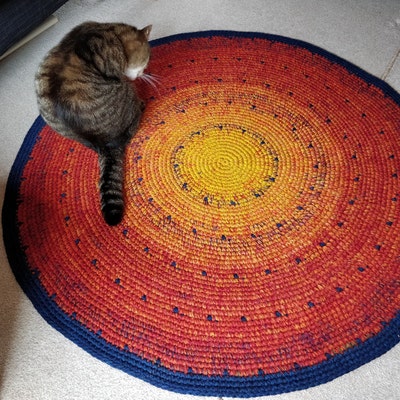 Hand Crochet Round Rug, Beautiful Two Changing Shades Put in Stripes ...