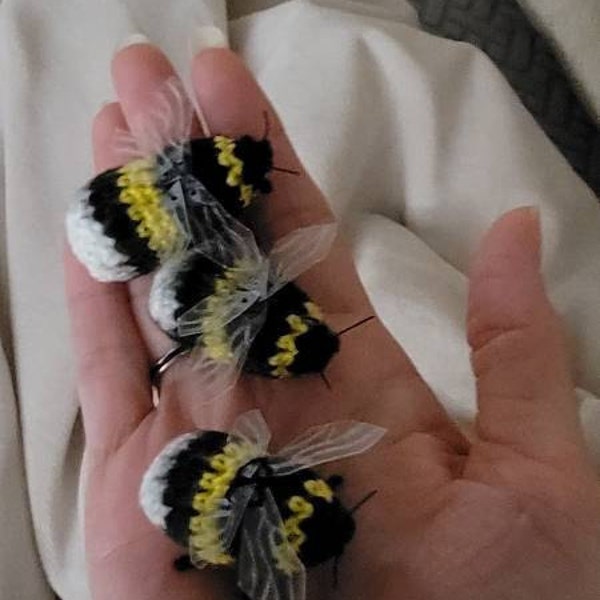 Crochet BEE Pattern Micro Bumblebee Amigurumi: Make Your Own Buzz ...