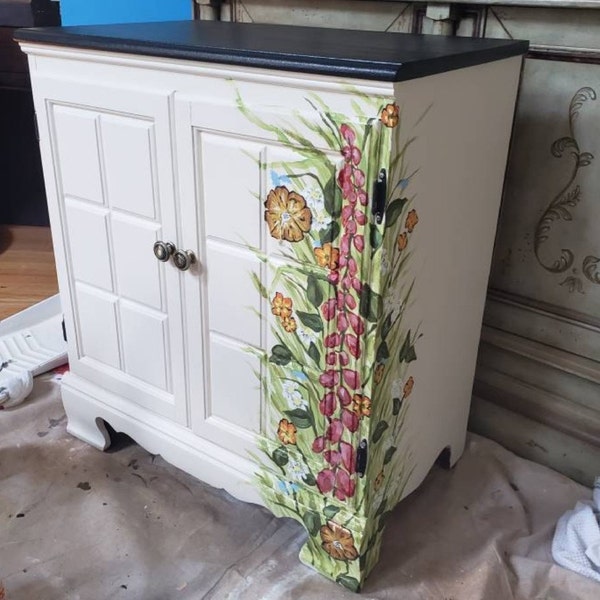 Hand Painted Refurbished Sunflower Coffee Table. Boho/shabby Chic ...