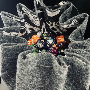 Felt Dice Bag / Tray-in-one 63 Geeky Fabric Choices Dice - Etsy