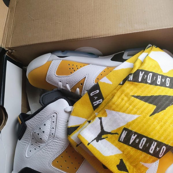 PIZZA PLANET SOCKS - Etsy