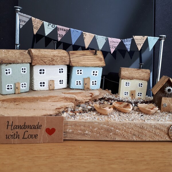 Adorable Floral Wooden Beach Huts With Shells and Hearts: Mothers Day ...