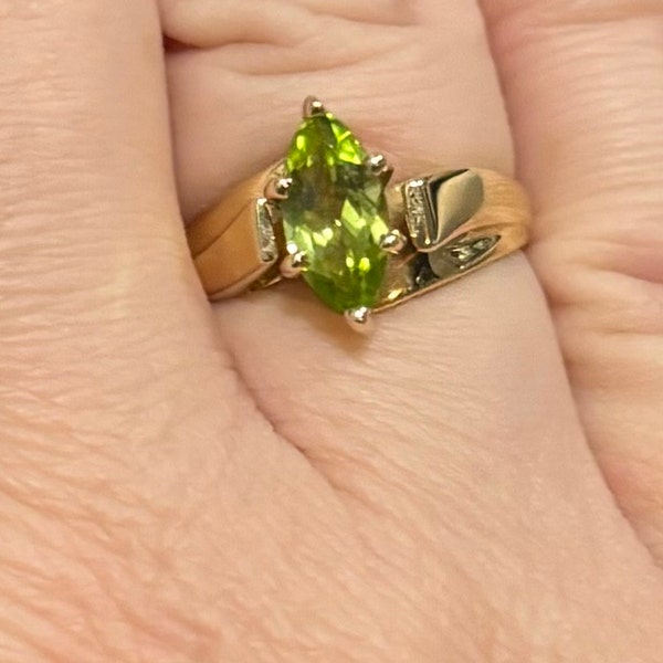 14 Karat Yellow Gold Marquise Peridot Estate Ring - Etsy