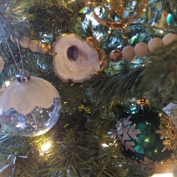 Handmade Shell Garland, That Showcases the Luxurious Side of Low ...