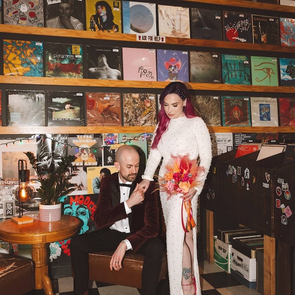 Large Pampas & Neon Sign, Salon Flower Decor, Wedding Arrangement ...