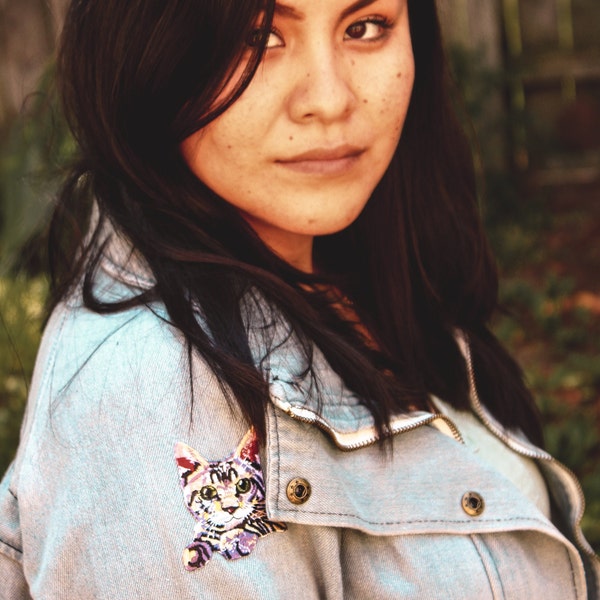 Tabby Cat Badge, Brindle Cat Iron-on Patch, Peeping Kitty Applique ...