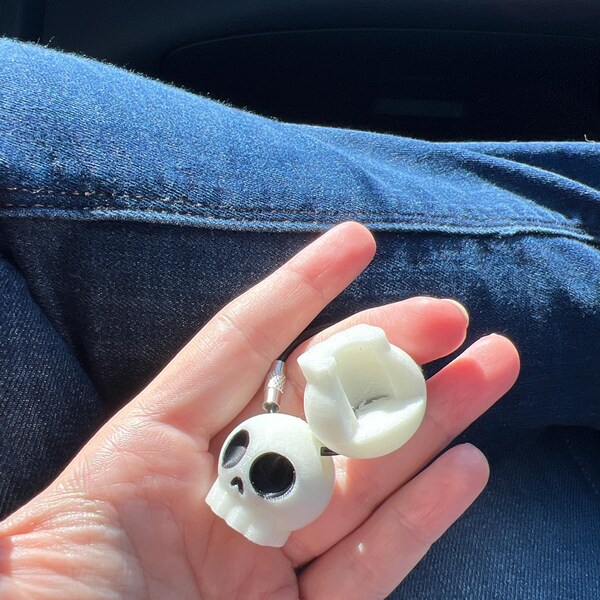 Cute Skull Syringe and Flush Keeper - Etsy