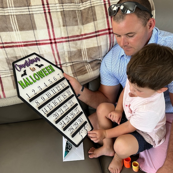 Countdown to Halloween Calendar With Moveable Ghost, Halloween Ghost ...