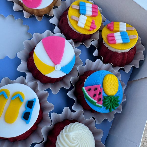 Winter Wonderland Themed Edible Cupcake Cake or Cookie Toppers Silver ...