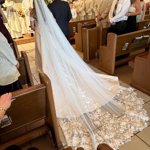 Scallop Cut Veil Flower, Mermaid Tail Bridal Veil, Veil Wedding ...