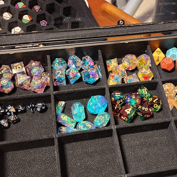 In Case of Dragons | Chest of Hoarding | 26 Set Capacity | Plexi Glass ...