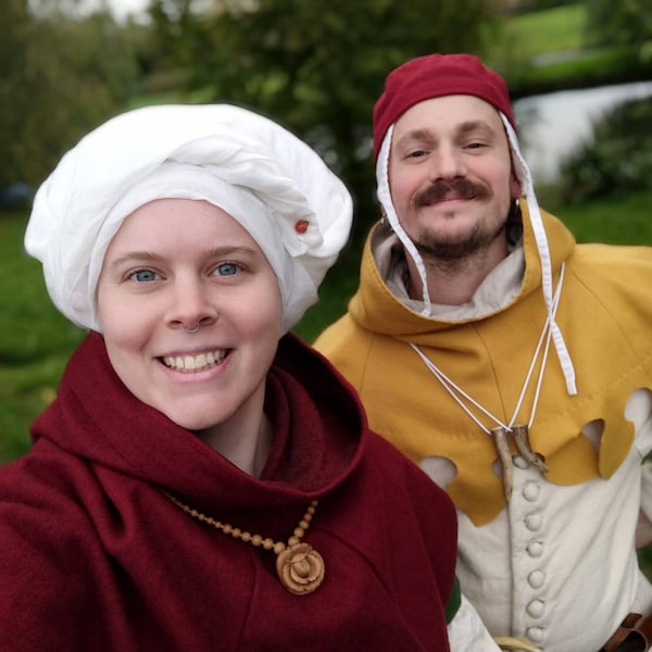 Dagged Hood With Liripipe - Woolen Medieval Hood With Cutout & Tail ...