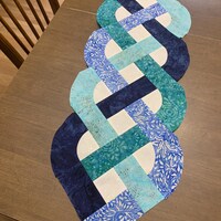 CELTIC KNOT Table Runner - Etsy Canada