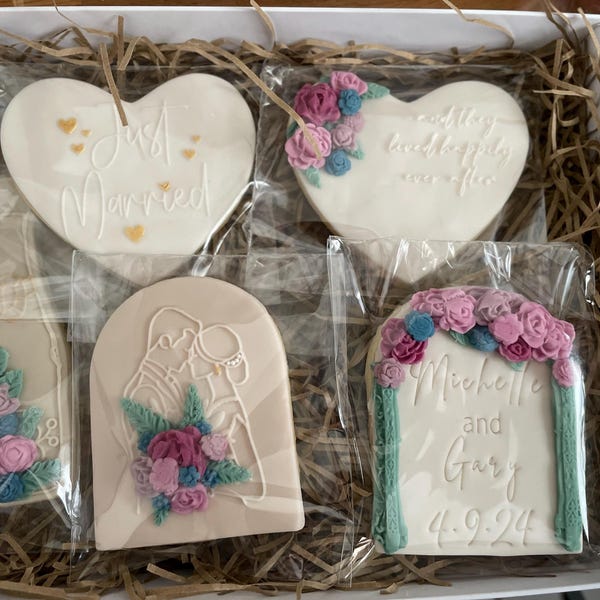 Personalised Hen Night Biscuits Hen Night Biscuits Wedding Biscuits ...