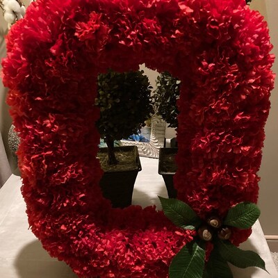THE Official OSU Block O Wreath With Over 100 Red Silk Carnations, Real ...