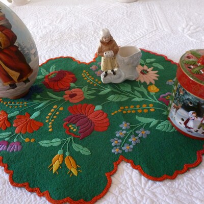 Hungarian Embroidered Centerpiece Hand Embroidered Table - Etsy