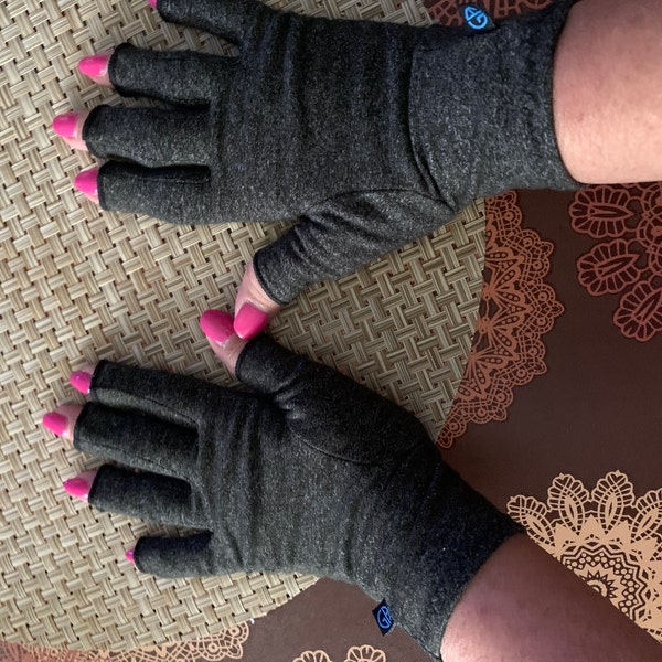 Classic Black Compression Gloves for Arthritis, Hand Pain, Hand Therapy ...