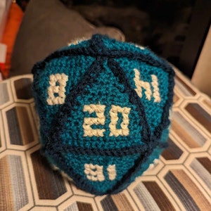 D20 20-sided Die Crochet PATTERN US Terms - Etsy