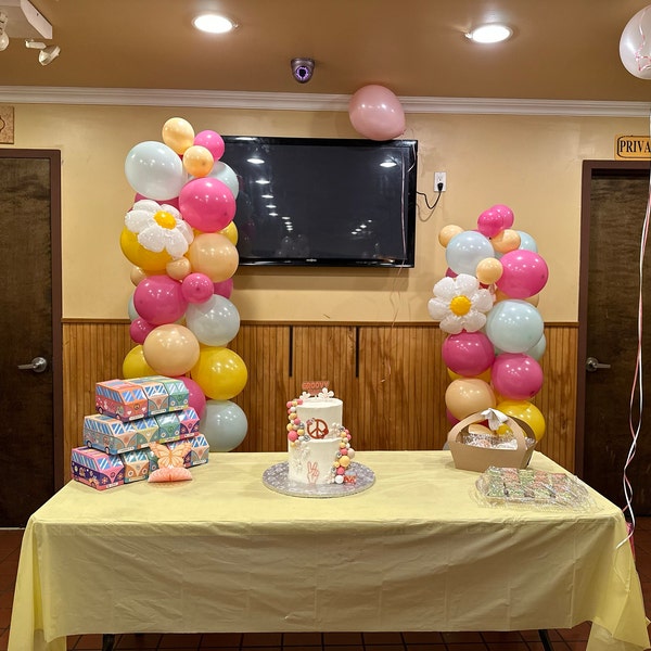 128pcs Daisy Flower Balloon Garland Arch Kit | 60s 70s Party | Two ...