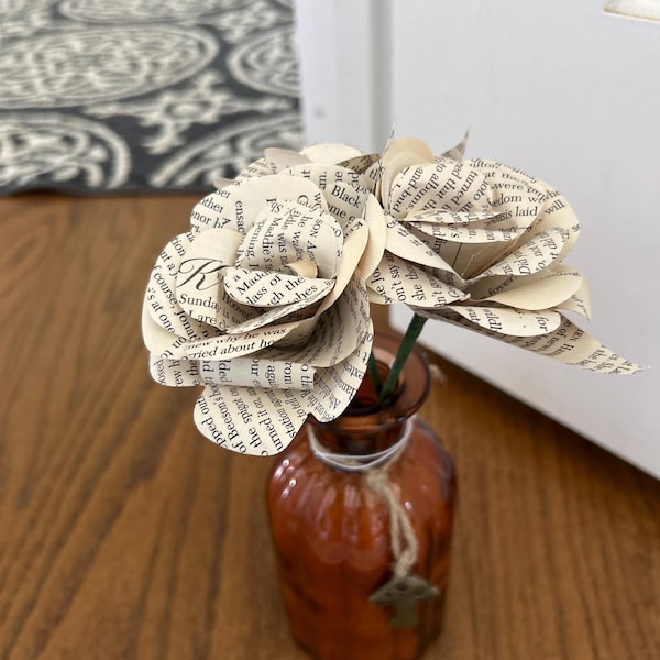 Vintage Book Page Roses Bouquet | Dozen Roses | Novel Page Flowers ...