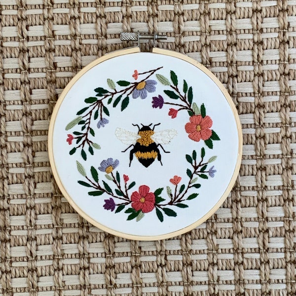 Bee Hand Embroidery Pattern, Digital Download Embroidery, Bumble Bee ...