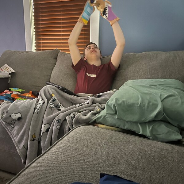 AIM Language Learning, Le Chat Et La Lune, Set of 5 Hand Puppets, King ...