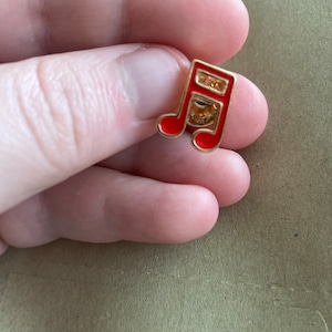 BOMB Pin Badge Comic Book Boom Badge Pin Badge Soft Enamel Pin Comic ...