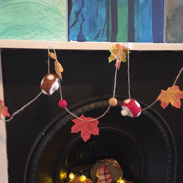 Autumn Garland of Fall Leaves Toadstool Mushrooms Pumpkins & Felt Balls ...