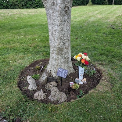 Grandad Memorial Black Gold Resin Memorial Lily Heart Stick Stake ...