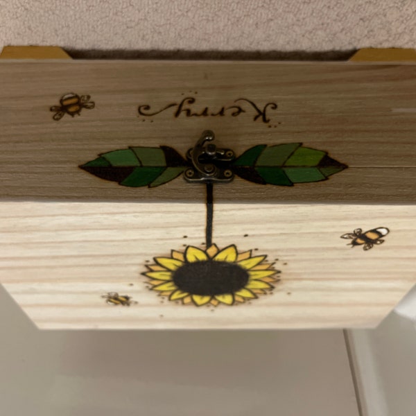 Robin Mini-pot, Pyrography Christmas Box, Round Robin Wooden Ring Pot ...