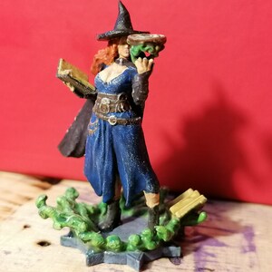 Erza Scarlet Nakagami Pin up Statue & Miniature Torrida Minis DND RPG ...