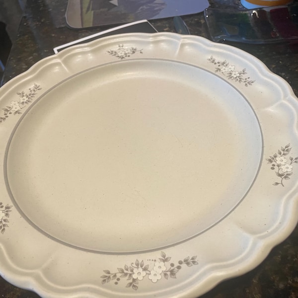 Pfaltzgraff Heirloom Vintage Dinnerware Set - Etsy