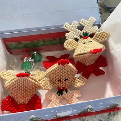 Plastic Canvas Santa, Snowman, Reindeer Squeezie Cheeks - Etsy