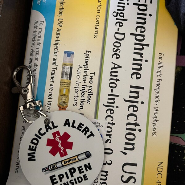 Epipen Inside Tag Medical Alert I Carry an Epipen Allergy Alert Clip on Lobster Clasp With ...