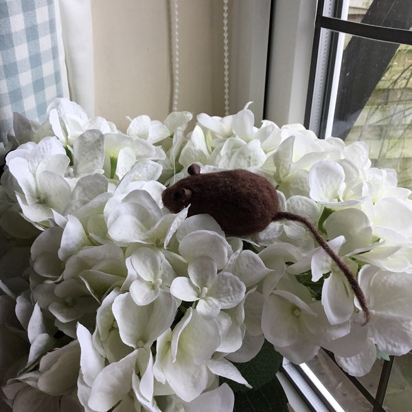 Needle Felted Life Size Mouse, Brown Mouse, Mouse Statue, Fibre Art ...