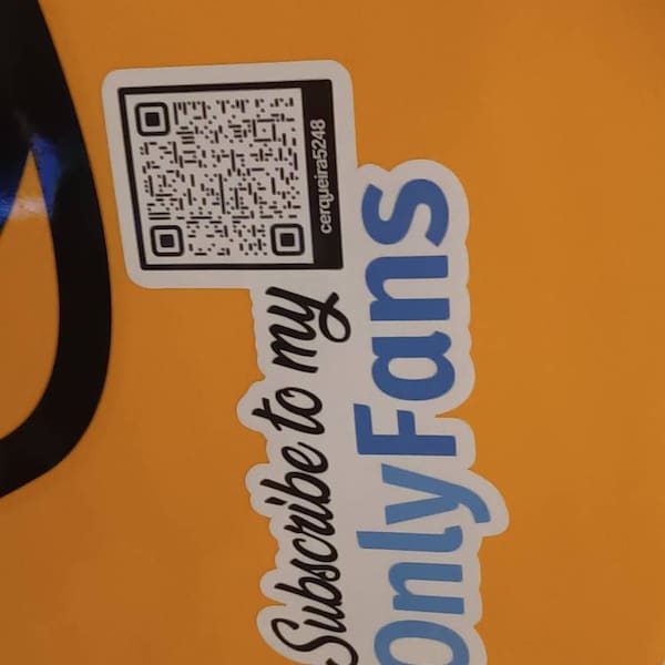 Custom Facebook Sticker Circle QR Code | Custom Circle QR Code ...